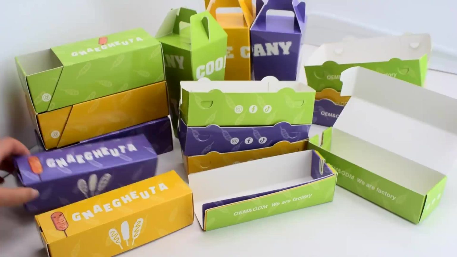 Eye-Catching Graphics for Custom Hot Dog Boxes - Holo Tech Info